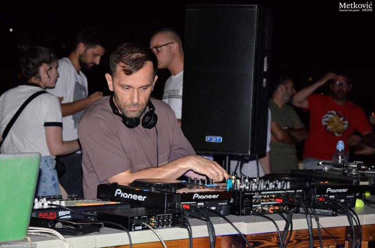 METKOVSKO LJETO Delta Swamp Music DJs nastupali na Ljetnoj sceni GKS-a ...