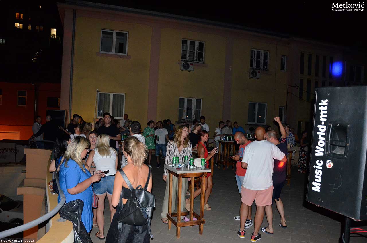 DELTA SWAMP MUSIC DJs Ljubitelji klupske glazbe uživali na Terasi ...