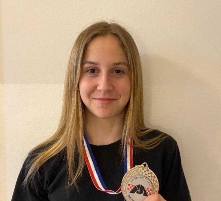 KARATE KLUB METKOVIĆ Ema Galov juniorska Viceprvakinja Hrvatske ...